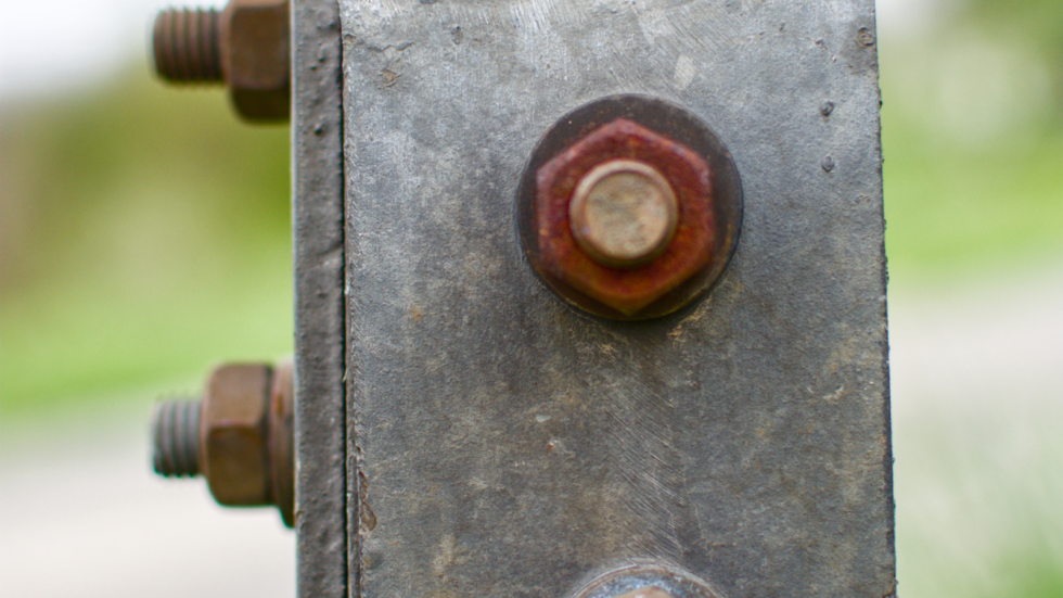 Does Silver Plated Metal Tarnish? Expert Guide & Insights - Valence