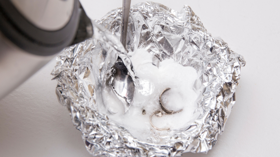 Does Silver Plated Metal Tarnish? Expert Guide & Insights - Valence